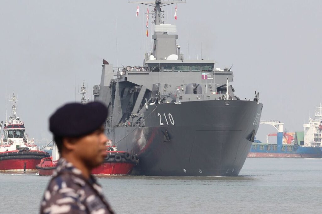 Singapore’s RSS Endeavour in Surabaya | Indoconnect Singapore