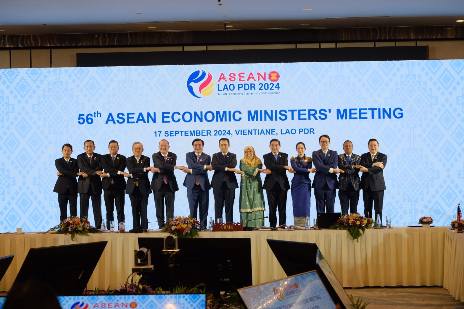 Indonesian Minister Jerry Samuaga Leads Delegation at ASEAN Economic Ministers Meeting in ...